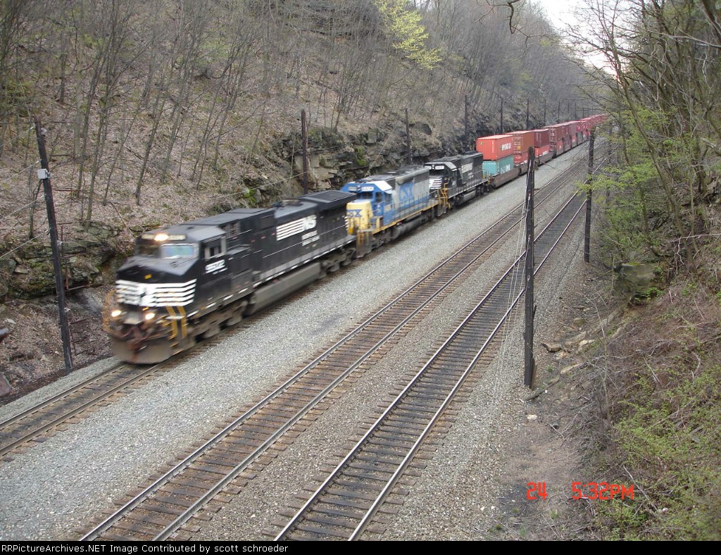 NS 9502, CSX 8406 & NS 6631 head EB